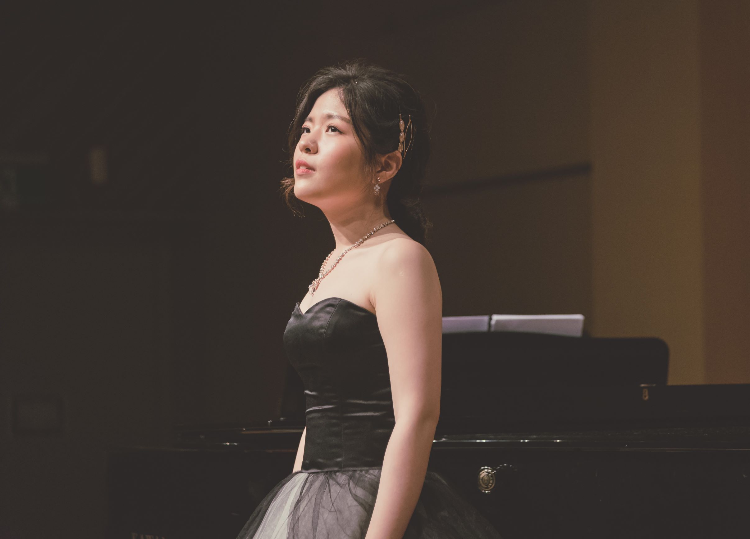 How Vocalists Divide Their Love for Acting and Singing - Mob York City